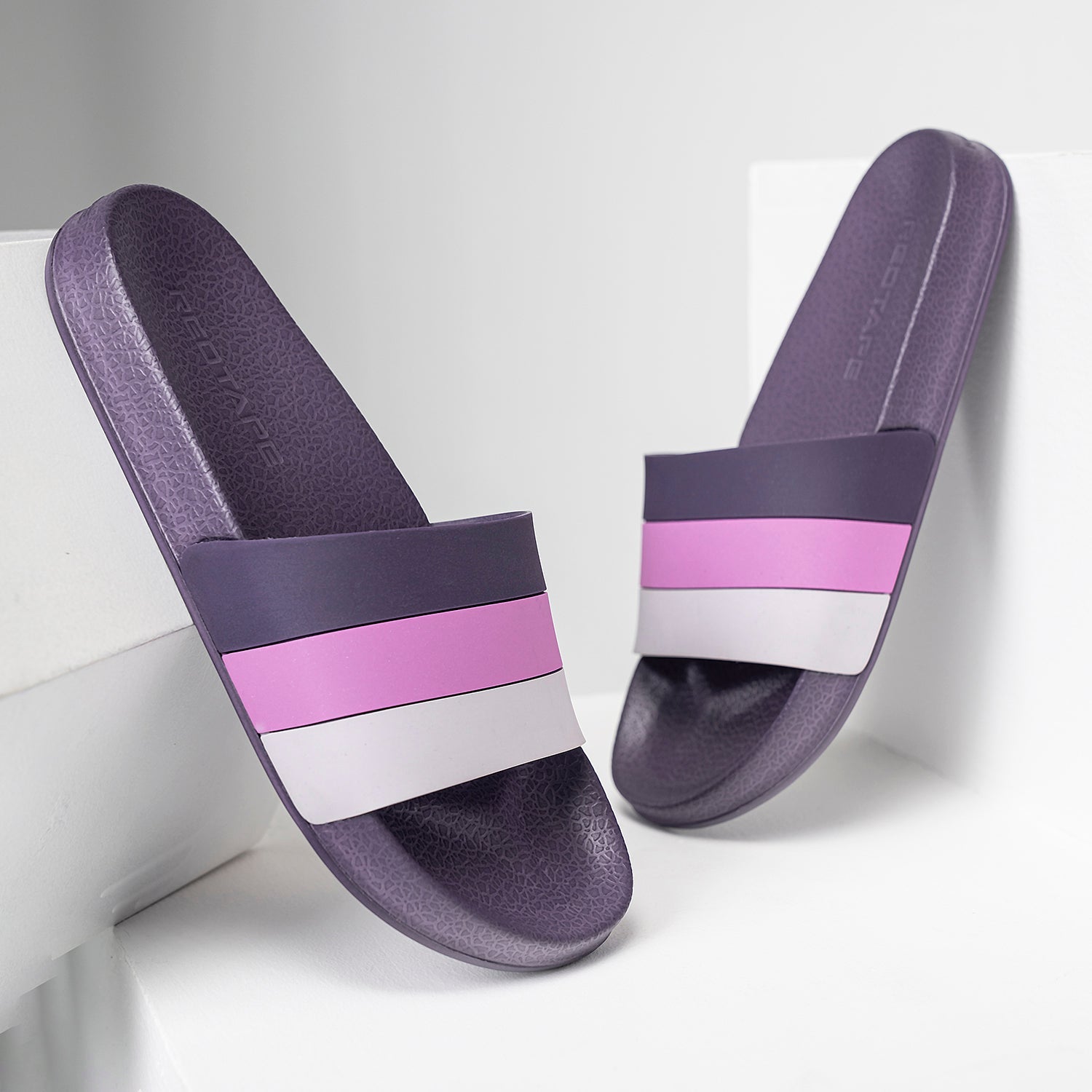 Casual Sliders for Women Refined Round-Toe Shape with a Relaxing Slip ...